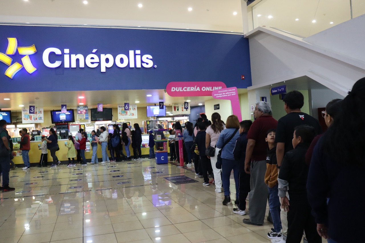 Más de 1200 cholultecas disfrutaron de funciones de cine gratuitas - El ...