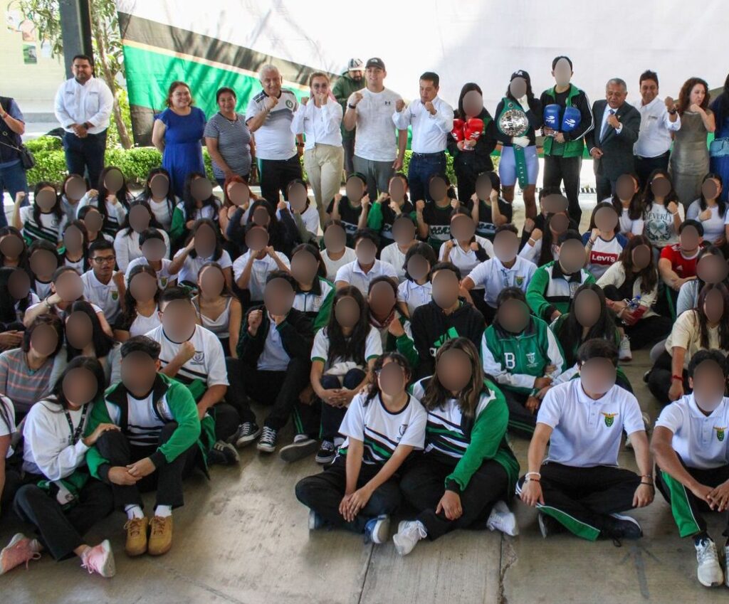 Practica box "La Bonita" Sánchez con 2 mil estudiantes - El Divergente